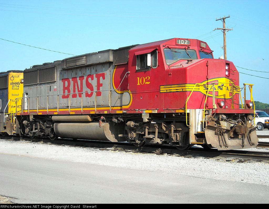 BNSF GP60M 102